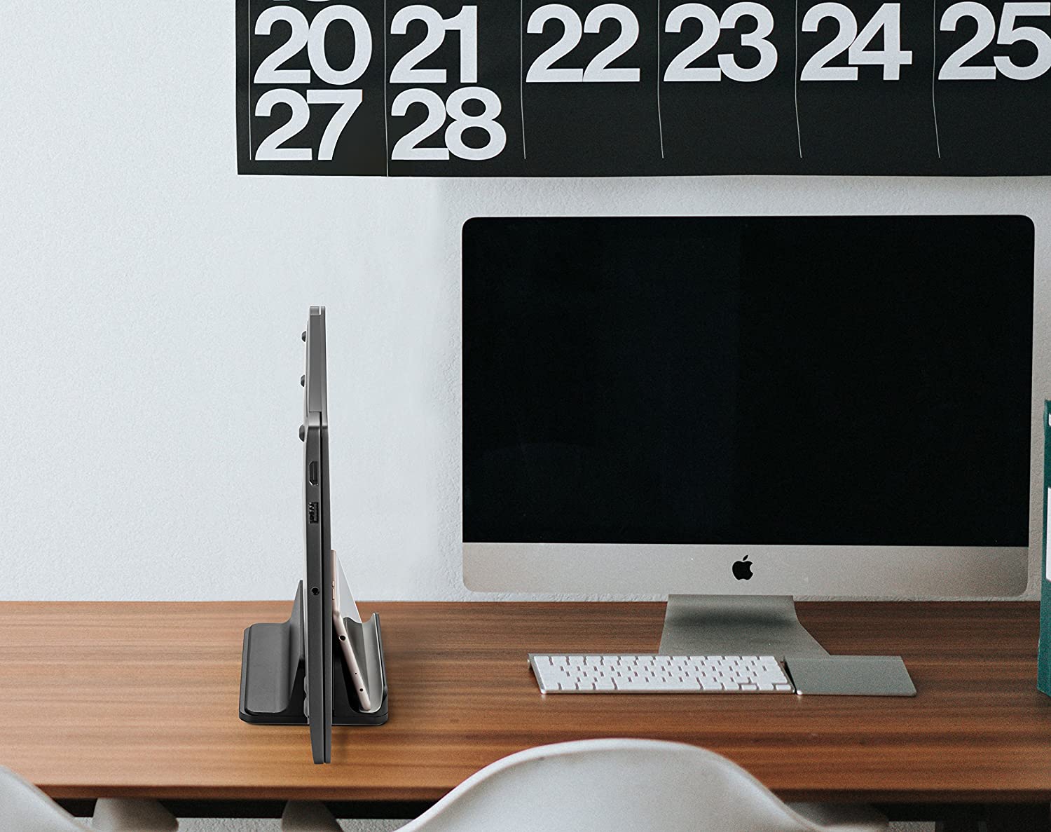 The best vertical laptop stands to free up desk space | ToughJobs