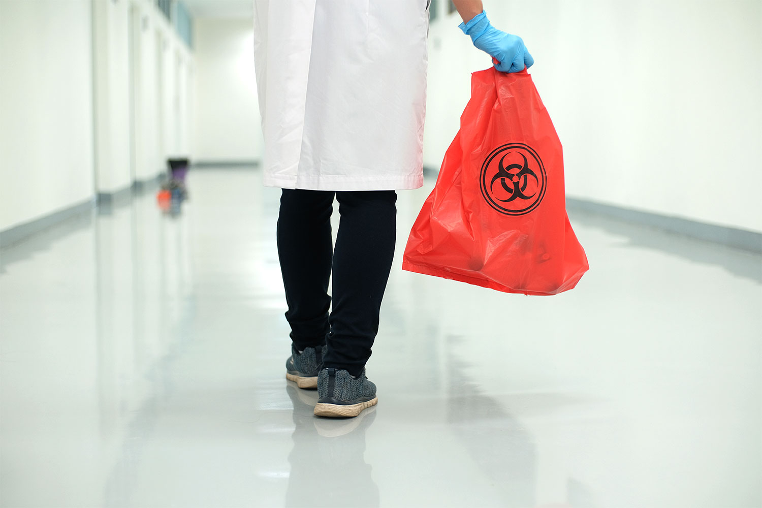 What should (and shouldn't) go into biohazard waste bags | ToughJobs